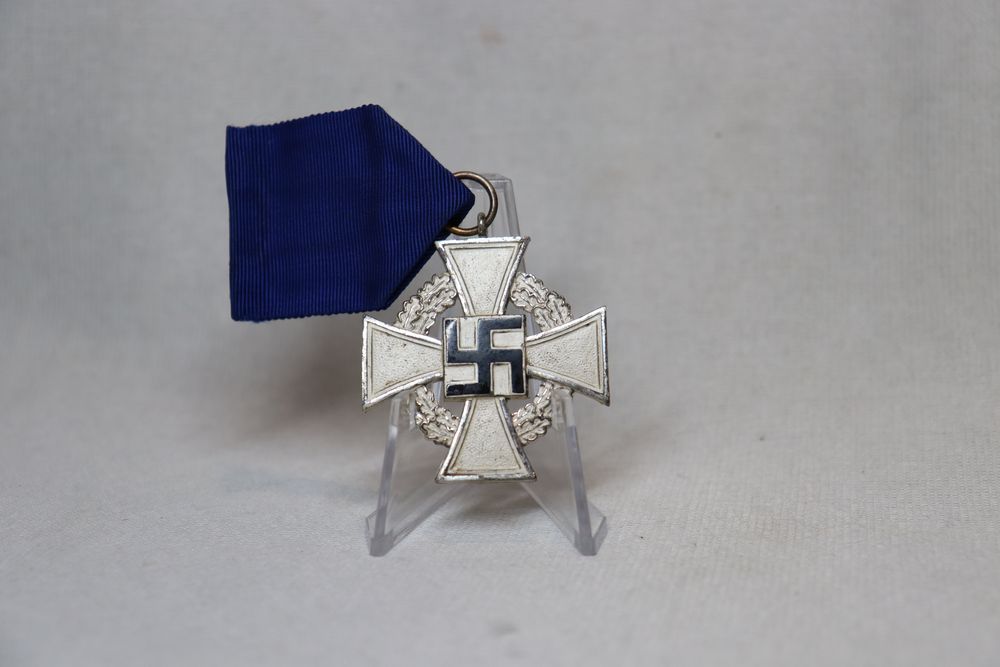 Medals & Badges Archives WW2 GERMAN - Medals & Badges